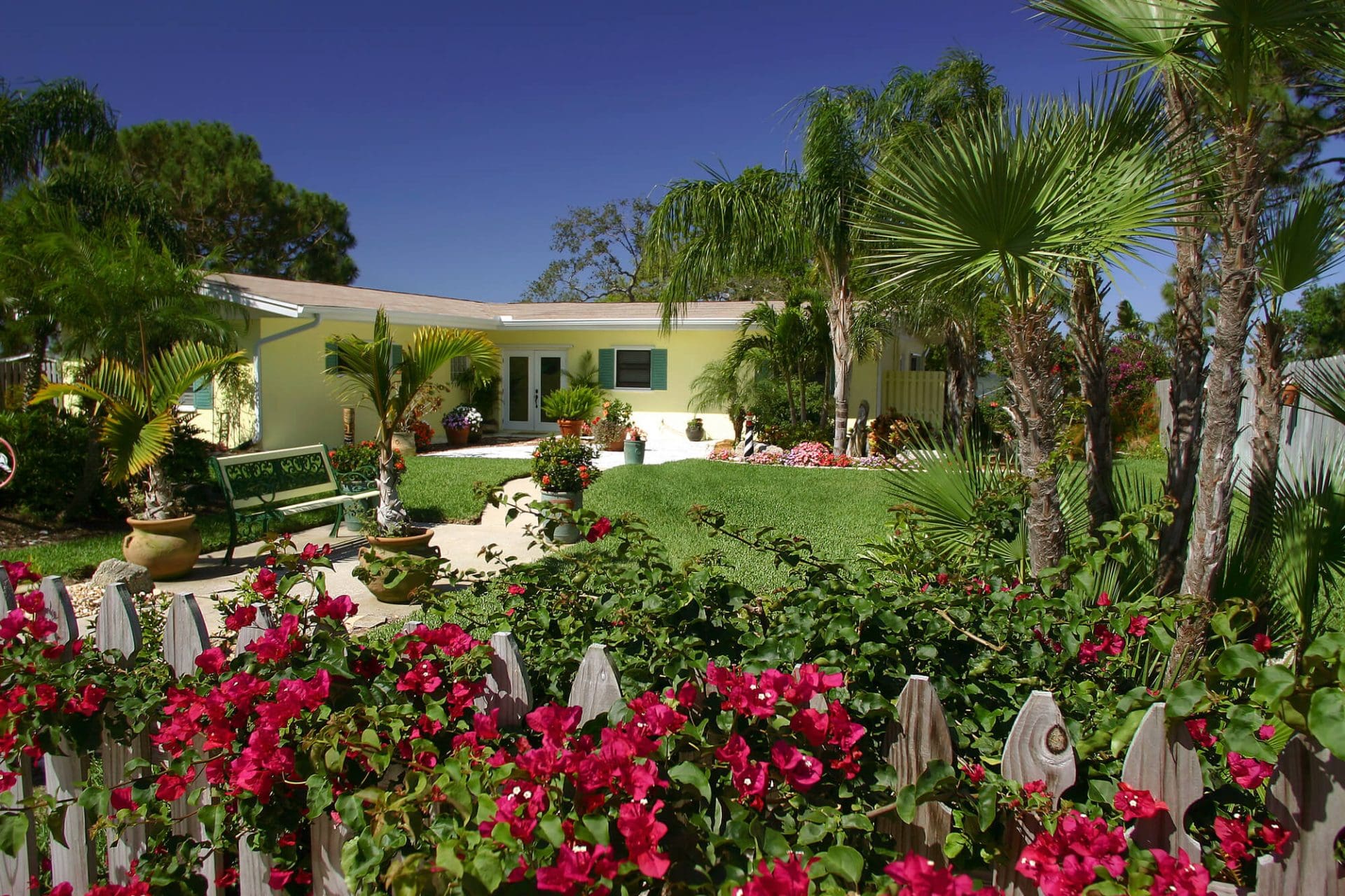 6 Easy Landscaping Tips for Outdoor Spaces in Florida | GoPro Home ...